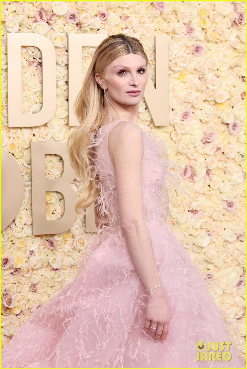 TikTok Star Dylan Mulvaney Is Pretty In Pink at Golden Globes 2024 ...