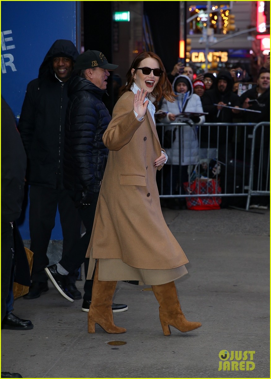 'The Help' Stars Emma Stone & Bryce Dallas Howard Ran Into Each Other ...