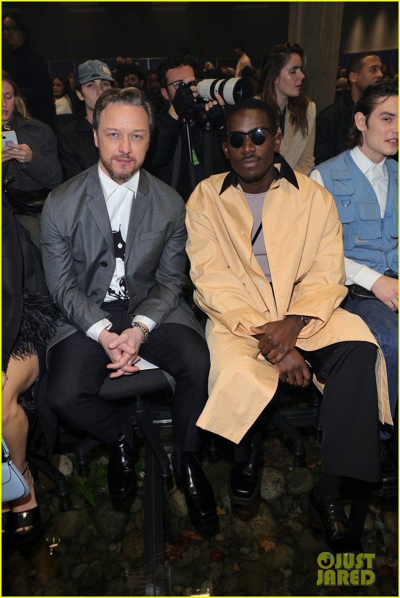 Jake Gyllenhaal & Girlfriend Jeanne Cadieu Join James McAvoy & More ...