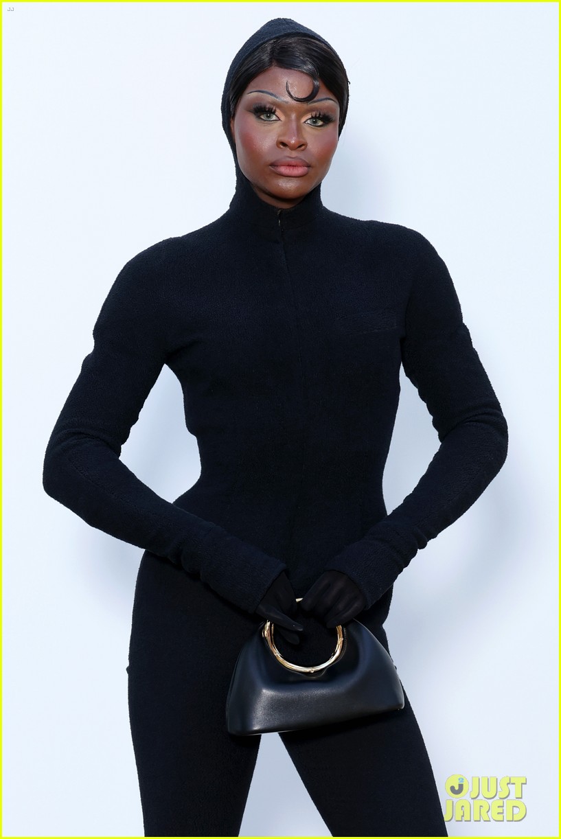 Kylie Jenner & Daughter Stormi Watch Gigi Hadid Walk in Jacquemus 'Les ...