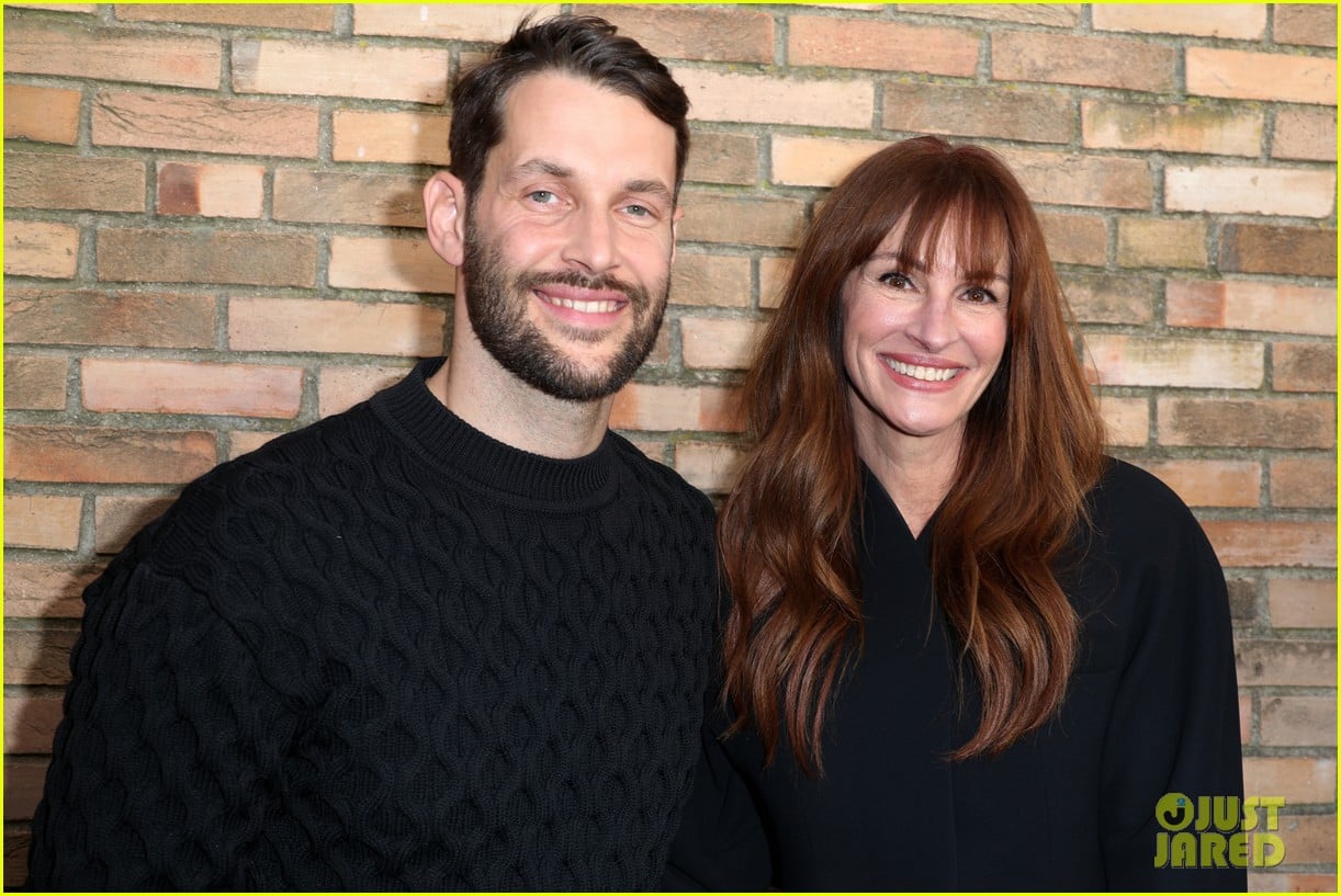 Kylie Jenner & Daughter Stormi Watch Gigi Hadid Walk in Jacquemus 'Les ...