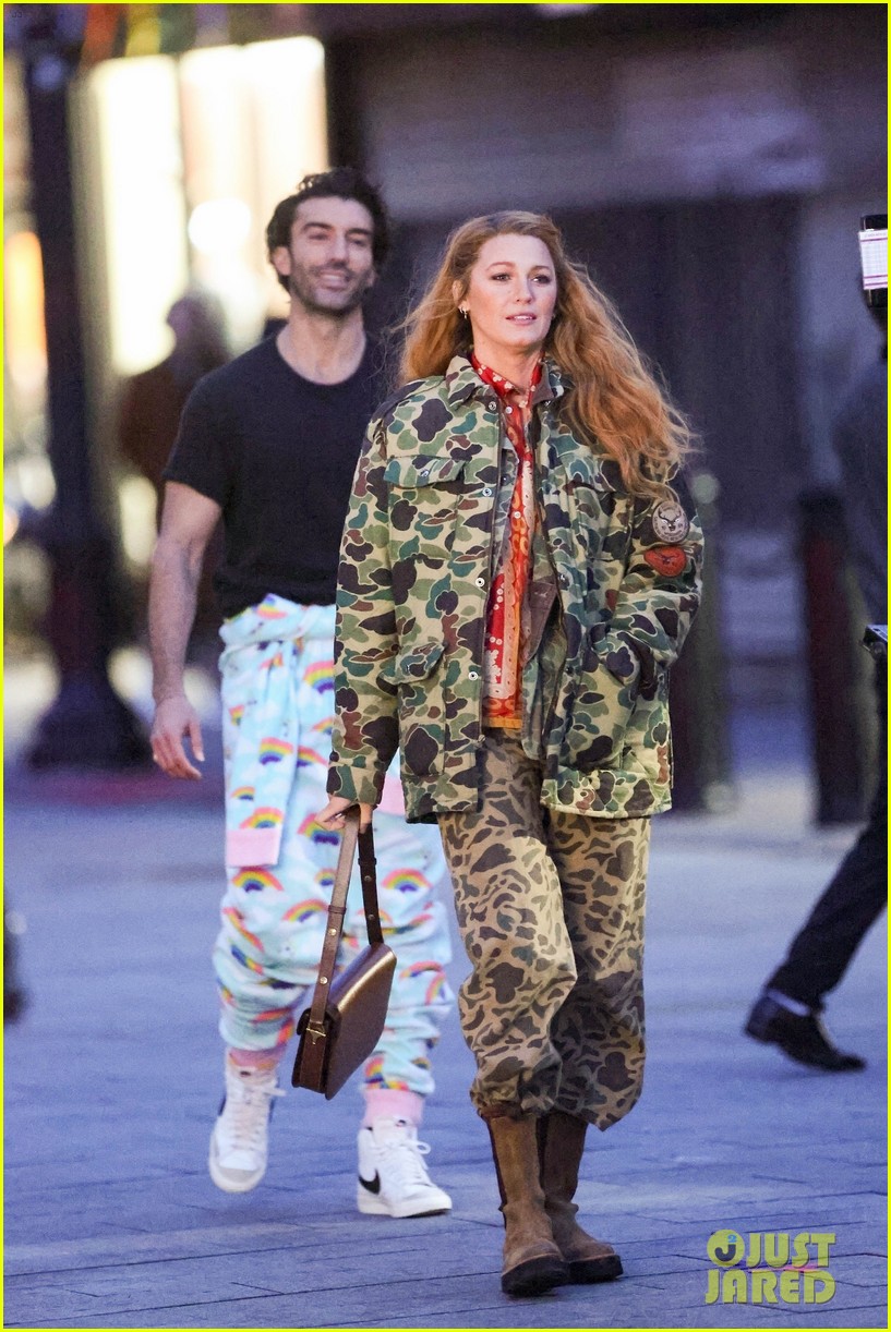 Blake Lively & Justin Baldoni Share Passionate On-Screen Kiss While Filming 'It Ends With Us ...