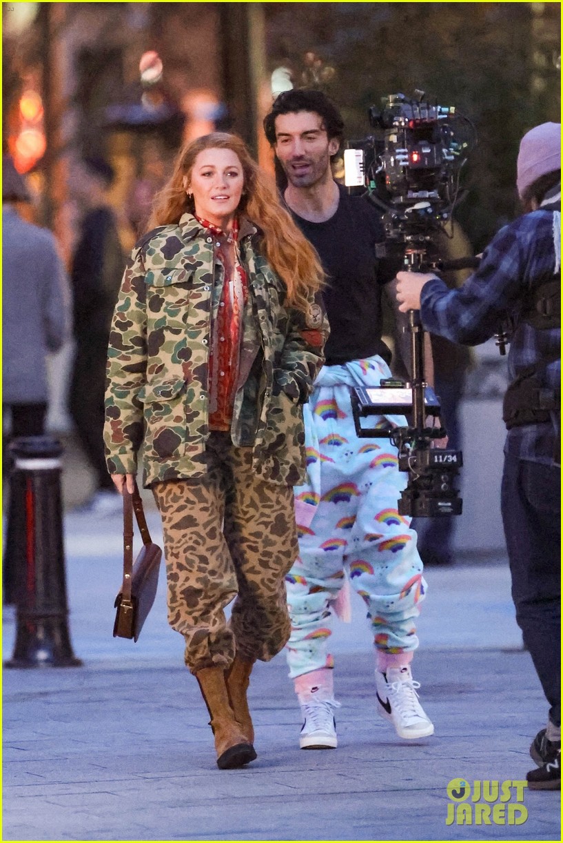 Blake Lively & Justin Baldoni Share Passionate On-Screen Kiss While Filming 'It Ends With Us ...