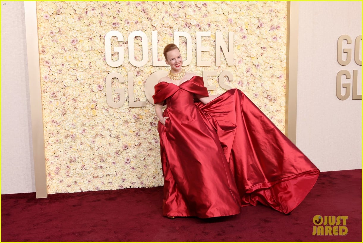 Best Actress Nominees Carey Mulligan, Greta Lee, & Cailee Spaeny Go Glam for Golden Globes 2024 ...