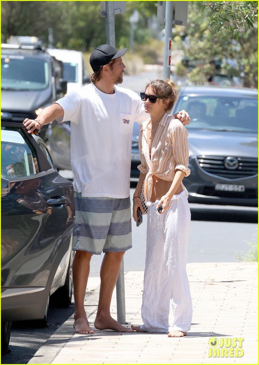 'Animal Kingdom' Actor Ben Robson Goes Shirtless for Beach Day with ...