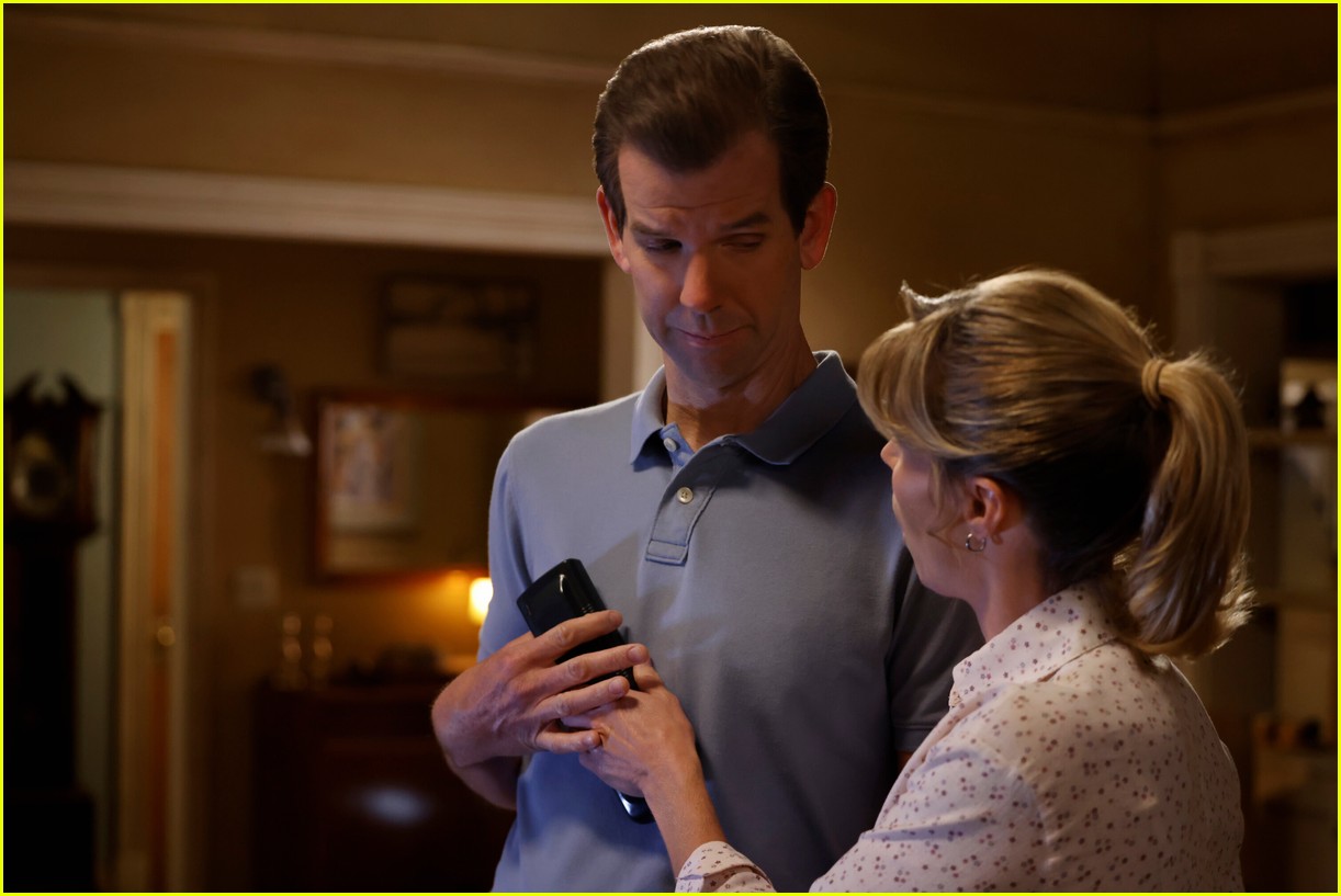 'Young Sheldon' Season 7 Gets First Look Photos & Teaser Trailer ...