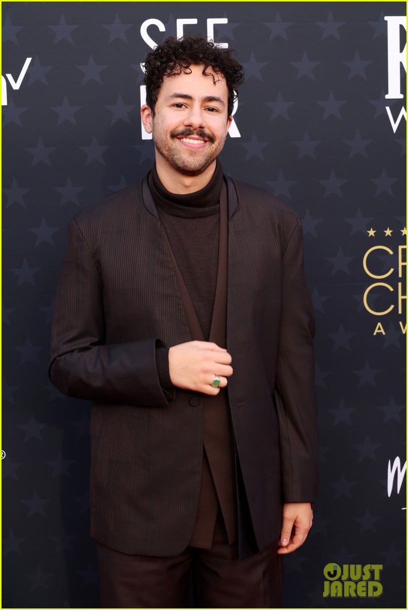 'Poor Things' Co-Stars Mark Ruffalo, Emma Stone & Ramy Youssef Attend ...