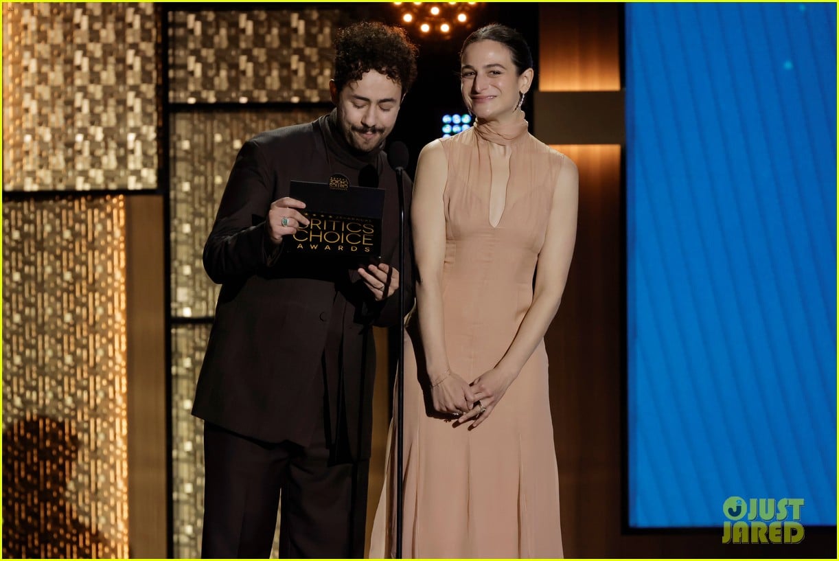 'Poor Things' Co-Stars Mark Ruffalo, Emma Stone & Ramy Youssef Attend ...