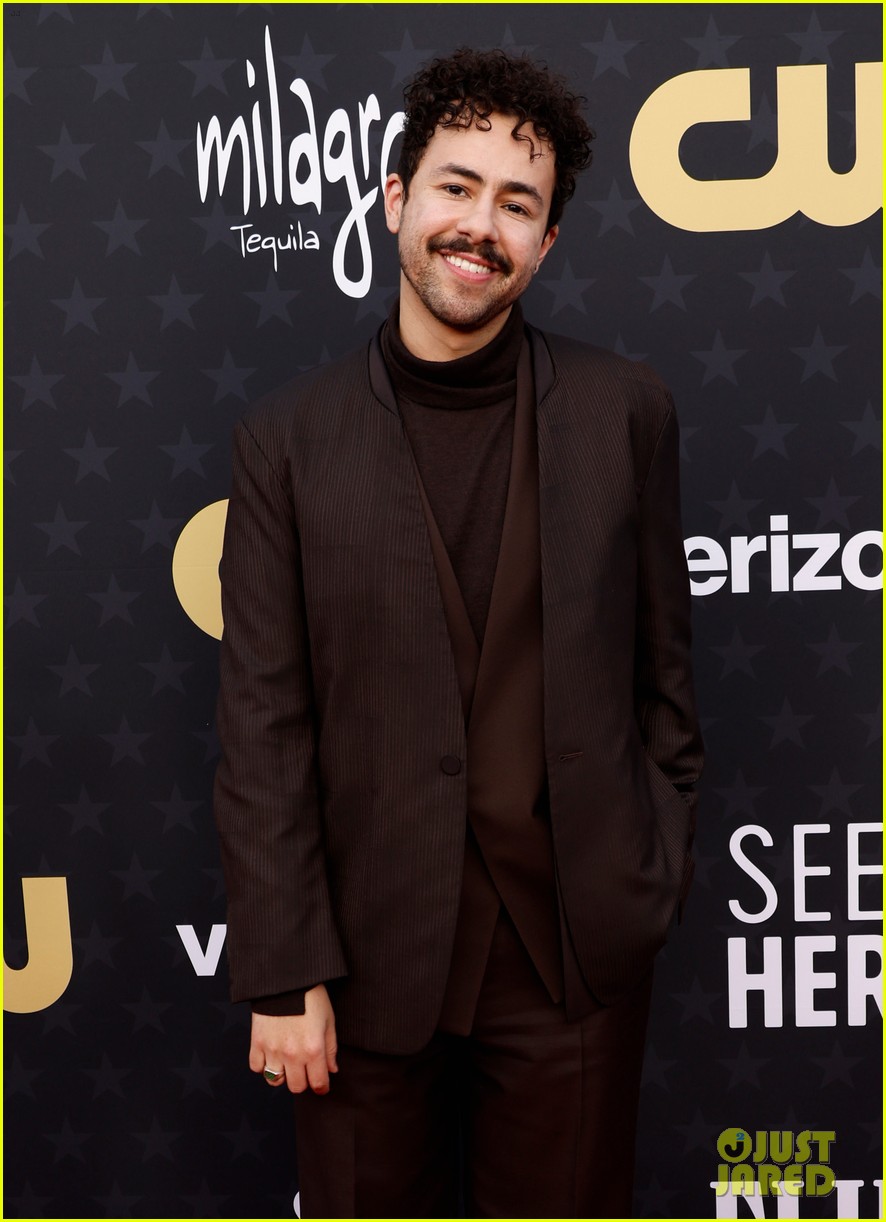 'Poor Things' Co-Stars Mark Ruffalo, Emma Stone & Ramy Youssef Attend ...