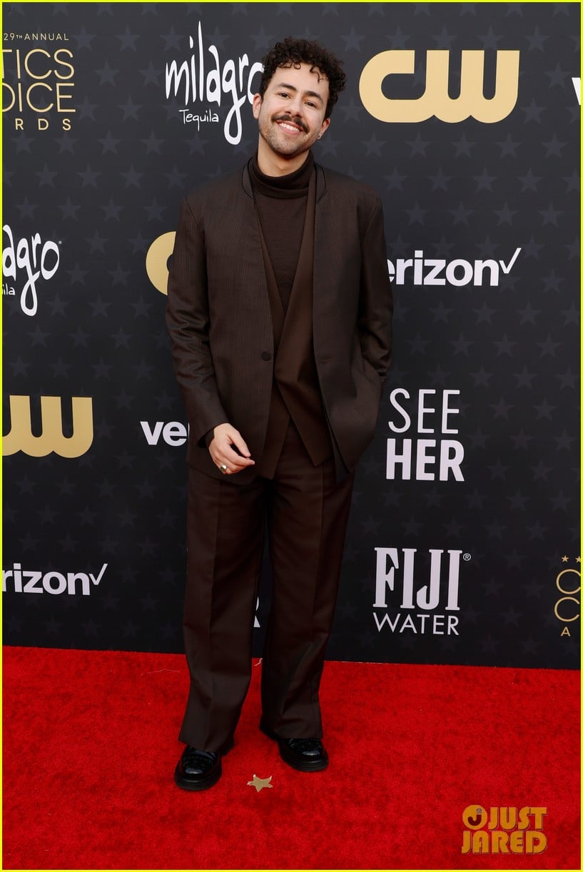 'Poor Things' Co-Stars Mark Ruffalo, Emma Stone & Ramy Youssef Attend ...