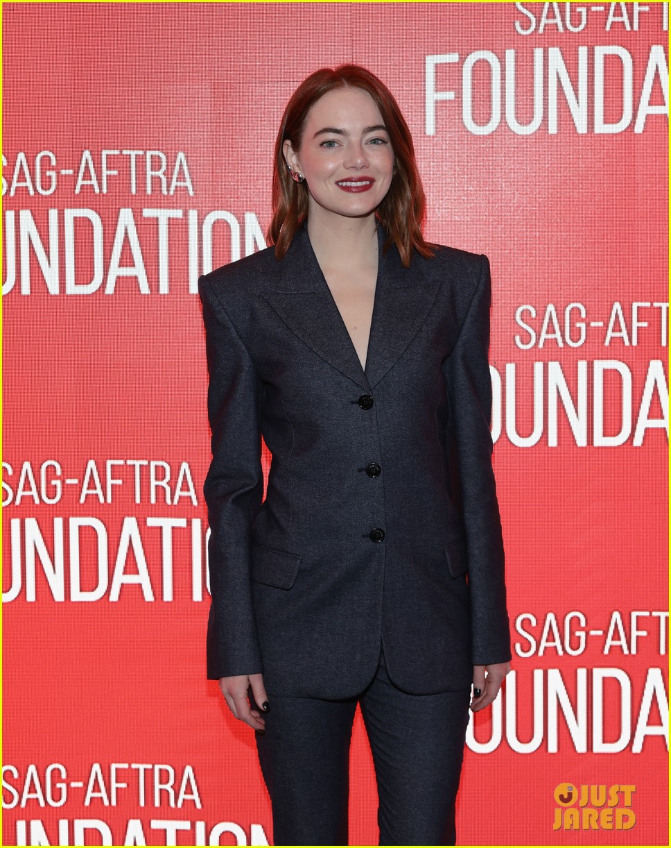 Emma Stone Rocks a Power Suit in First Appearance Since Earning 4th ...