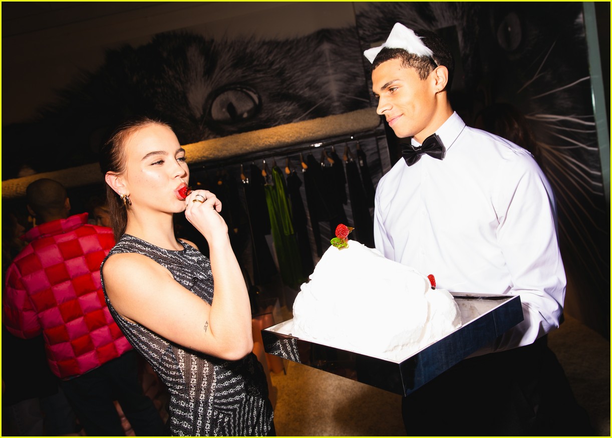 Awkwafina & Natasha Lyonne Reunite at Launch Party for New Tory Burch ...