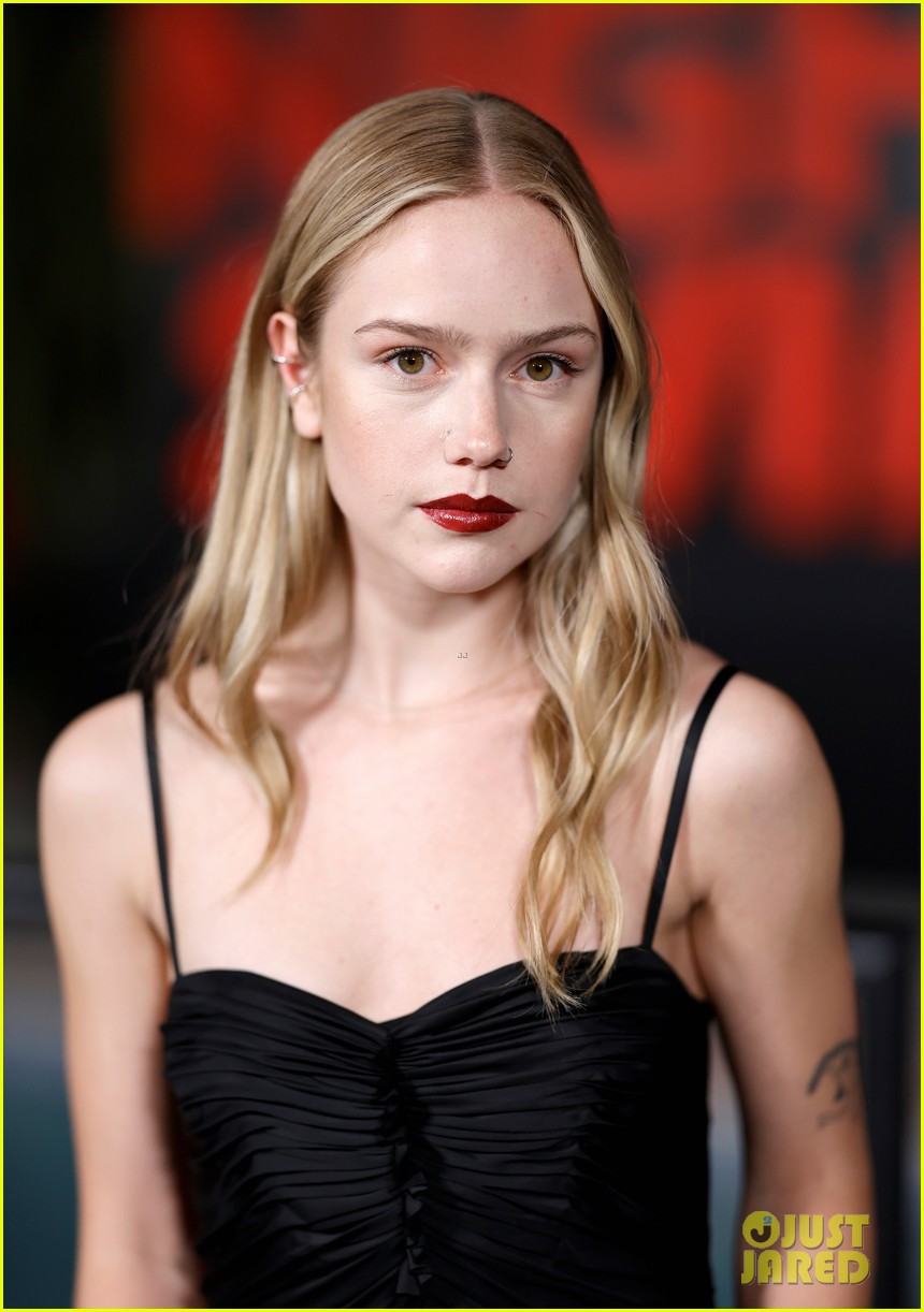 Wyatt Russell's Wife Meredith Hagner Shows Off Major Baby Bump at ...