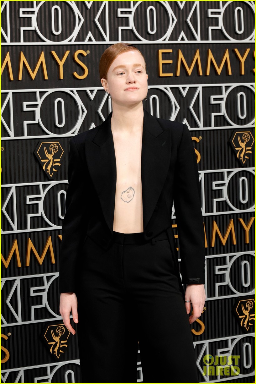 Sophie Nélisse, Jasmine Savoy Brown, Samantha Hanratty & More Young ...