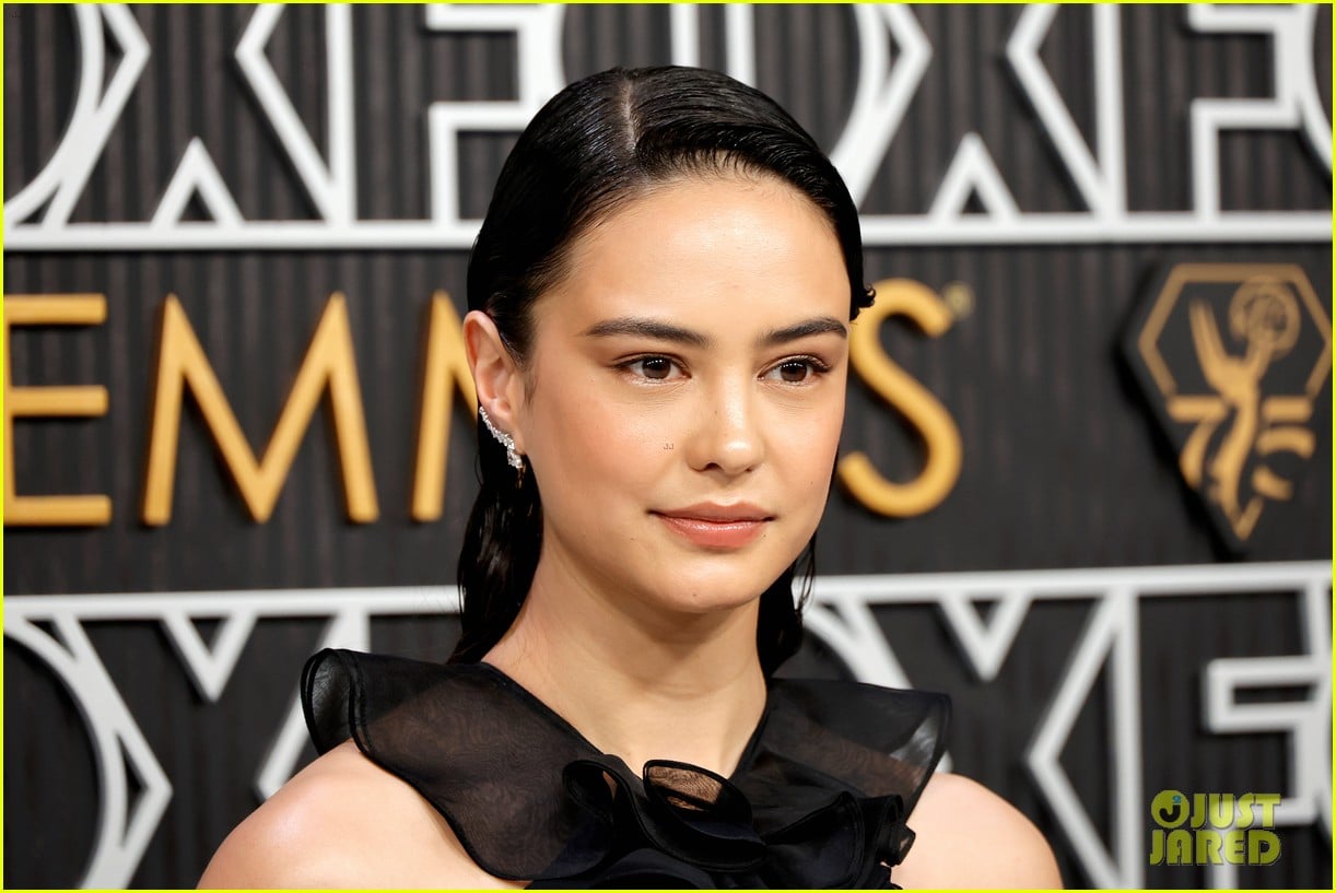 Sophie Nélisse, Jasmine Savoy Brown, Samantha Hanratty & More Young ...