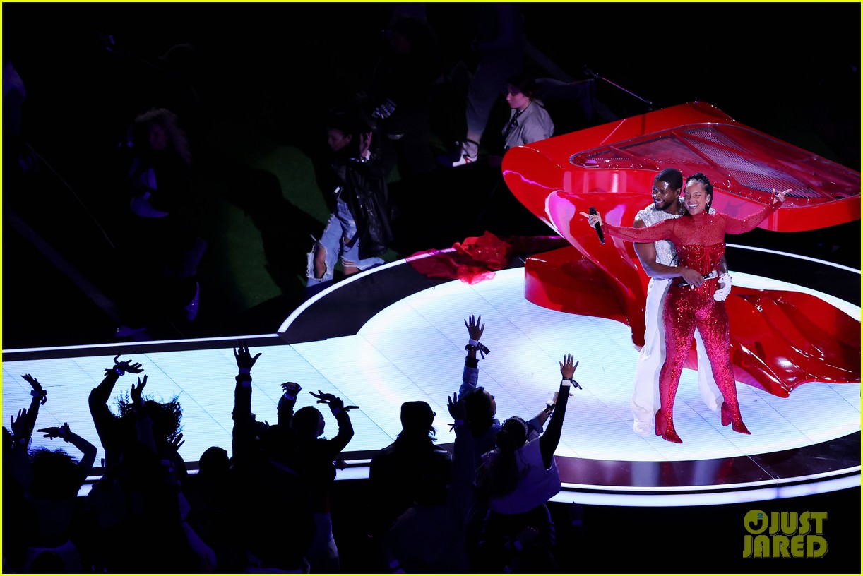 Alicia Keys Joins Usher During Super Bowl 2024 Halftime Show, Performs 2 Songs!: Photo 5013093 ...