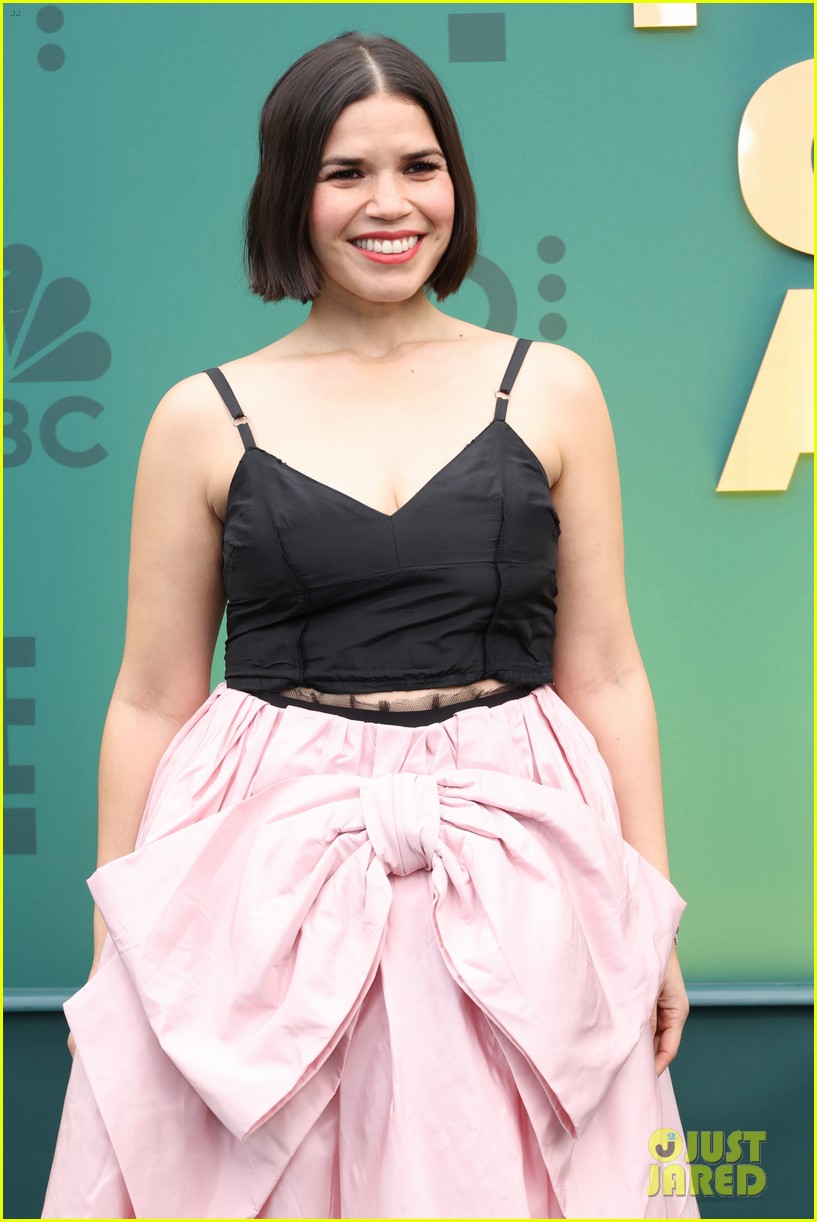 Host Simu Liu Joins 'Barbie' Co-Stars at People's Choice Awards 2024 ...