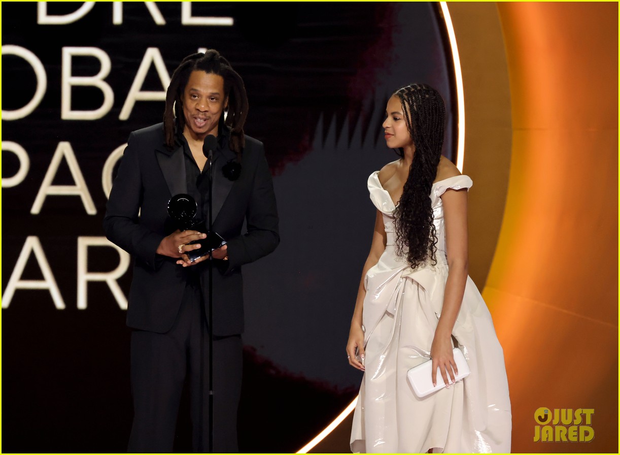 Beyoncé & Jay-Z Hang Out with Dua Lipa, Billie Eilish, & More Stars at ...