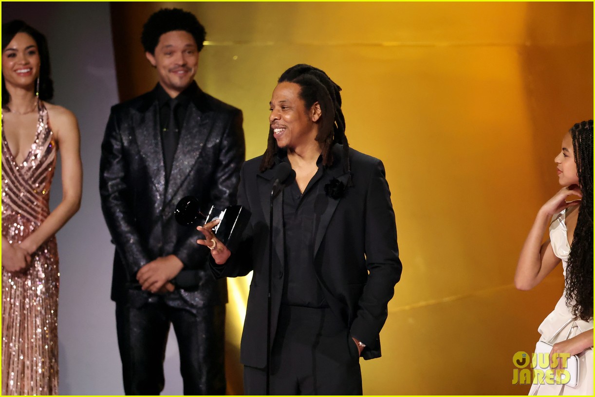 Blue Ivy Carter Looks So Grown Up as Dad Jay-Z Accepts Dr. Dre Global ...