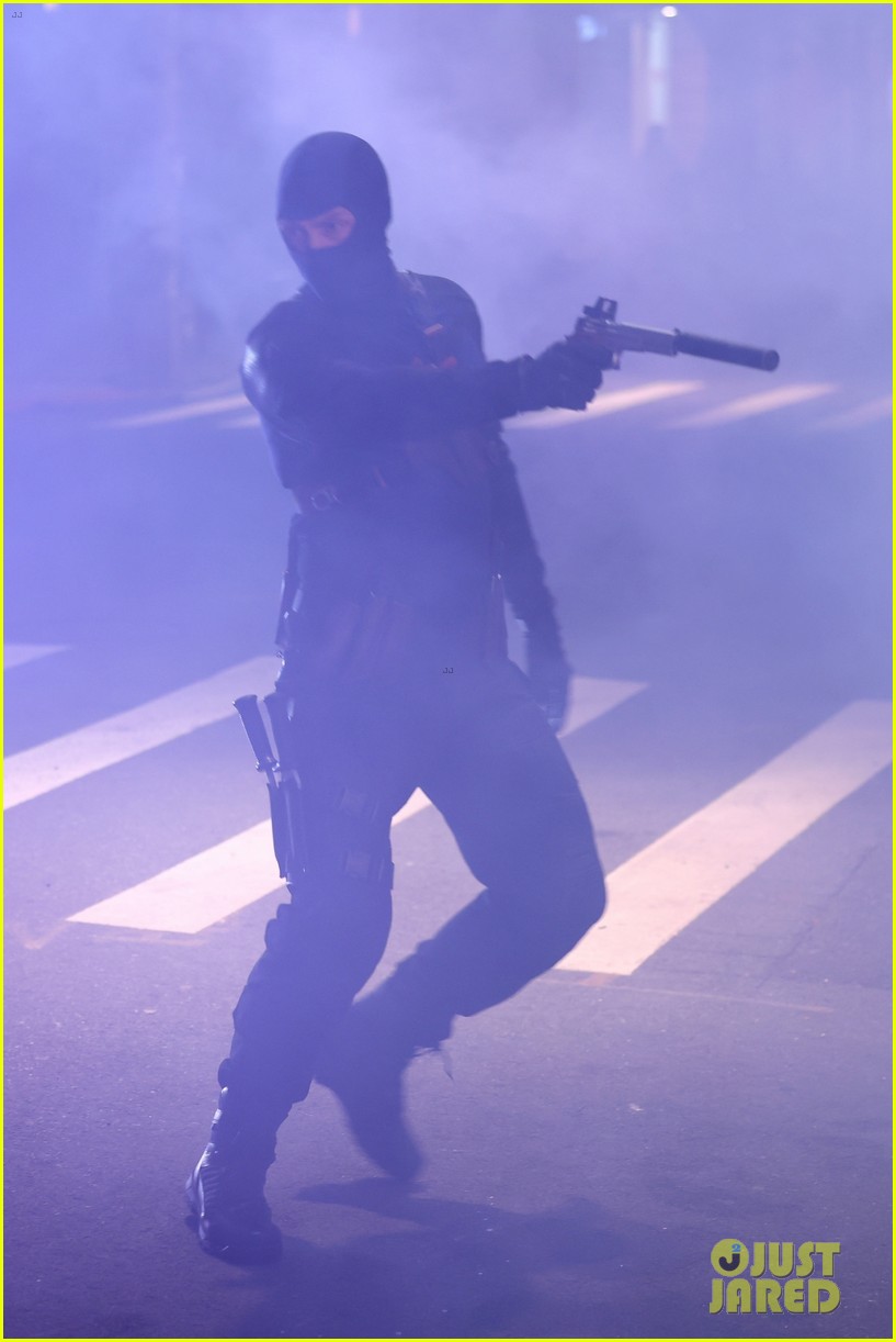 Charlie Cox Films More 'Daredevil' Scenes, Stunt Actors Spotted ...