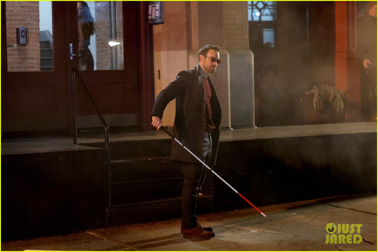 Charlie Cox & Margarita Levieva Share a Steamy Kiss on Set for ...