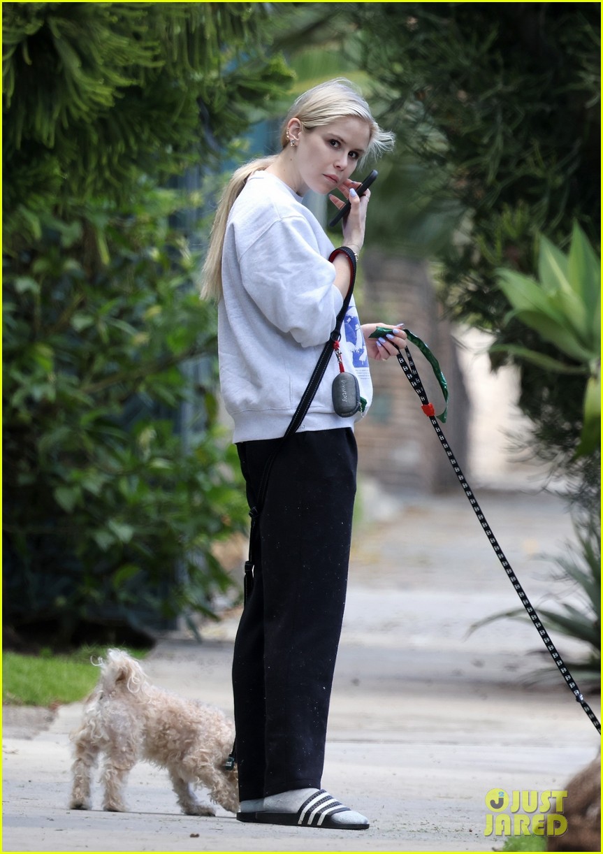 'The Boys' Actress Erin Moriarty Spotted Walking Dog After Making a ...