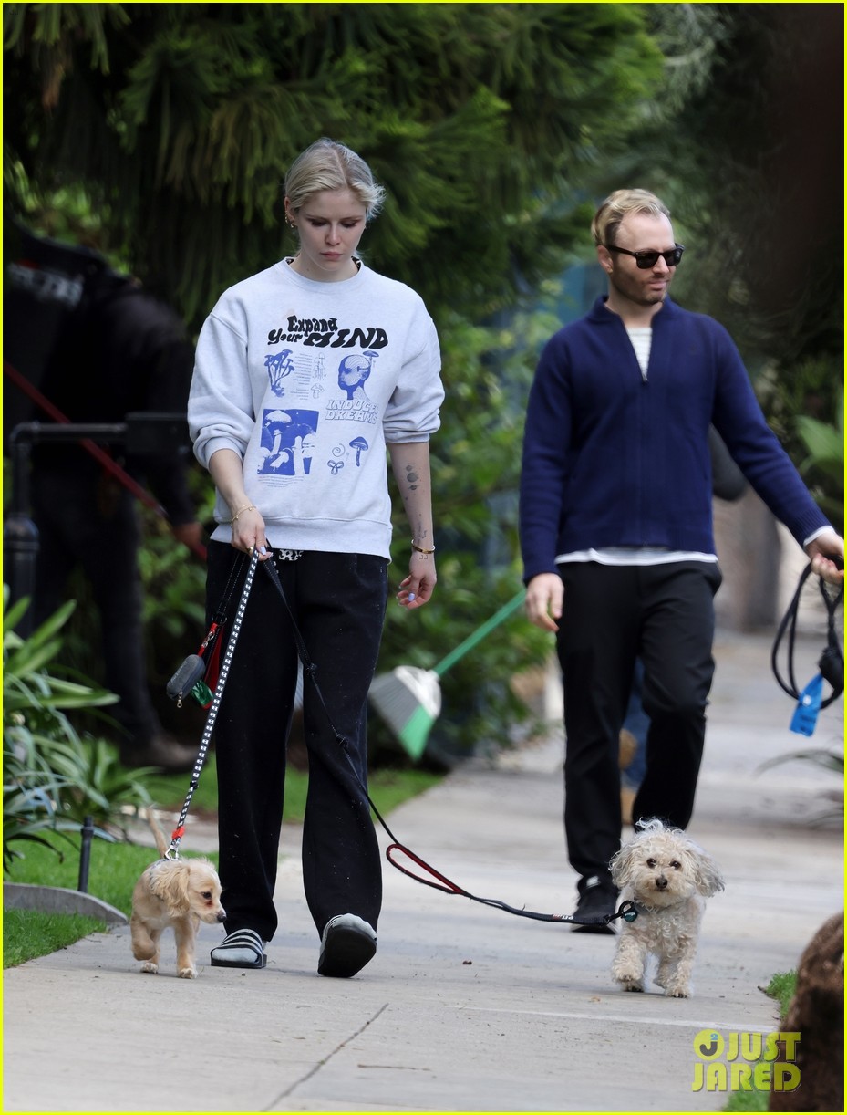 'The Boys' Actress Erin Moriarty Spotted Walking Dog After Making a ...