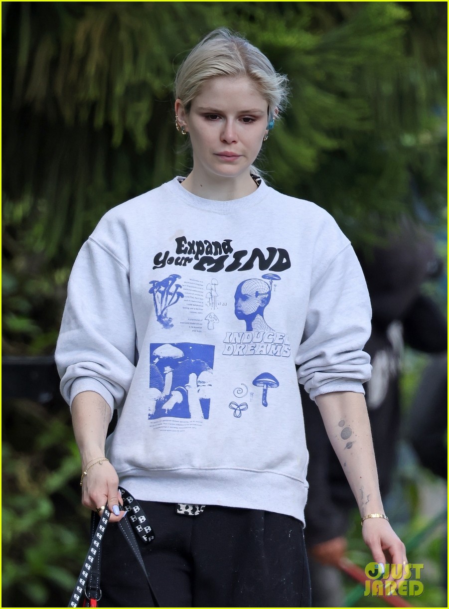 'The Boys' Actress Erin Moriarty Spotted Walking Dog After Making a ...