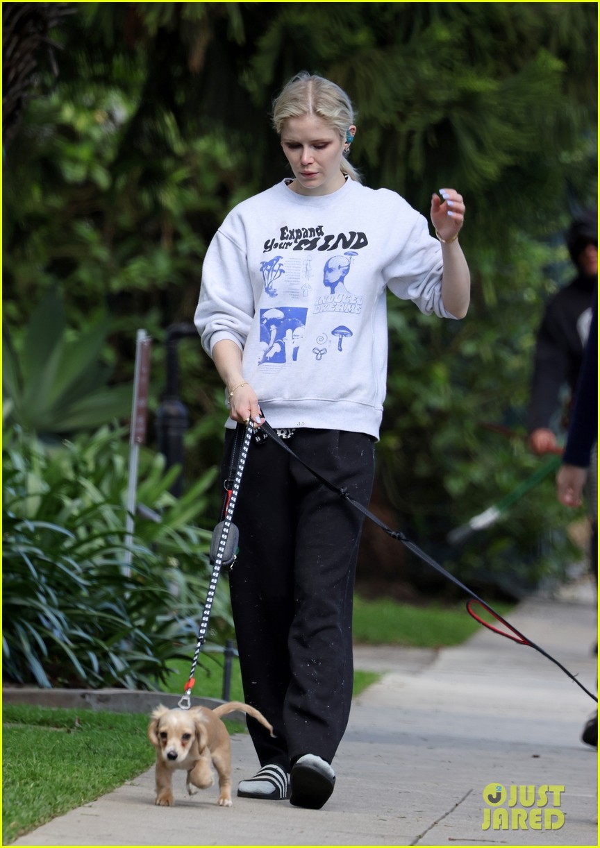 'The Boys' Actress Erin Moriarty Spotted Walking Dog After Making a ...