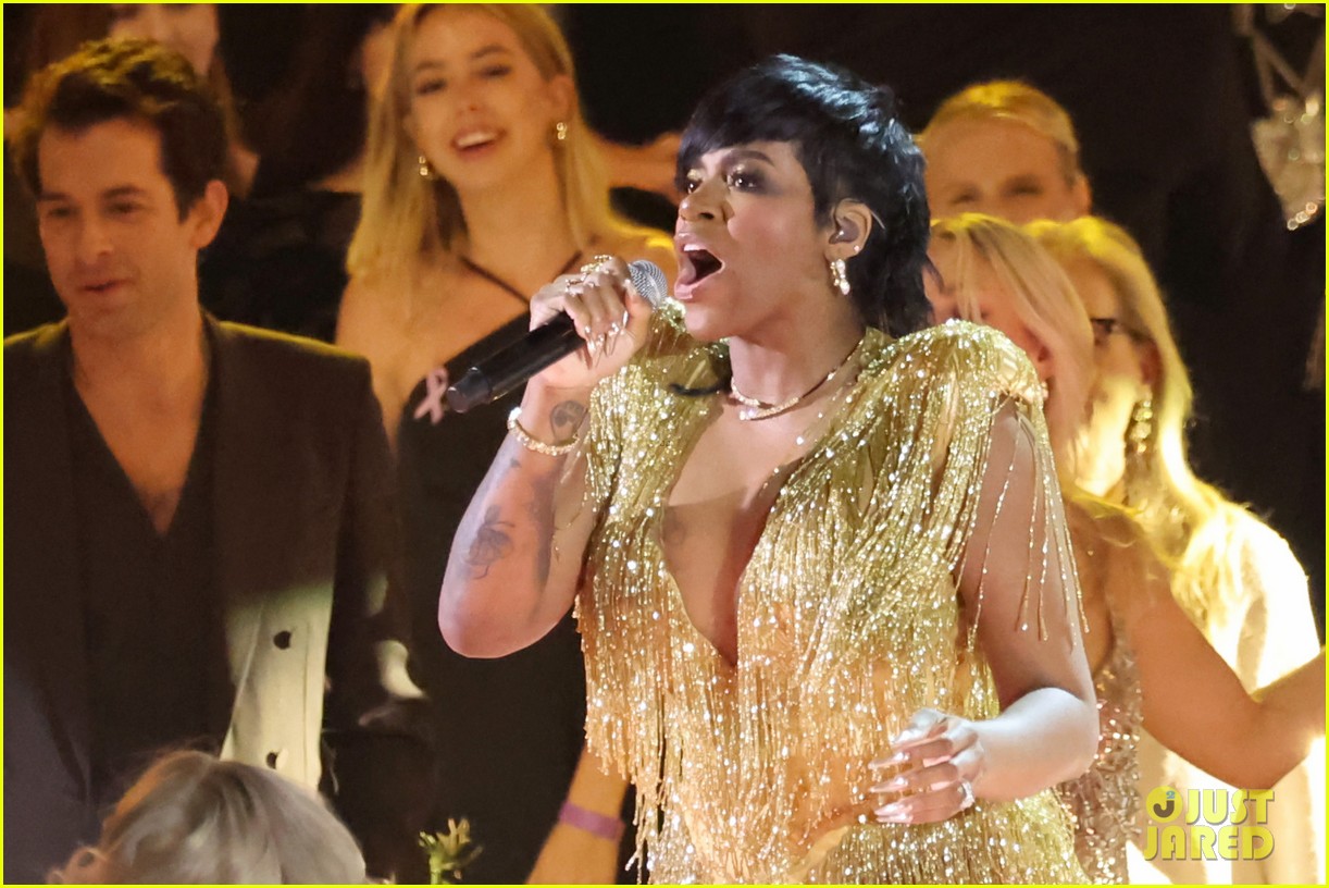 Oprah Winfrey Introduces Fantasia Barrino's Tina Turner Tribute at Grammys 2024 - Watch Now ...