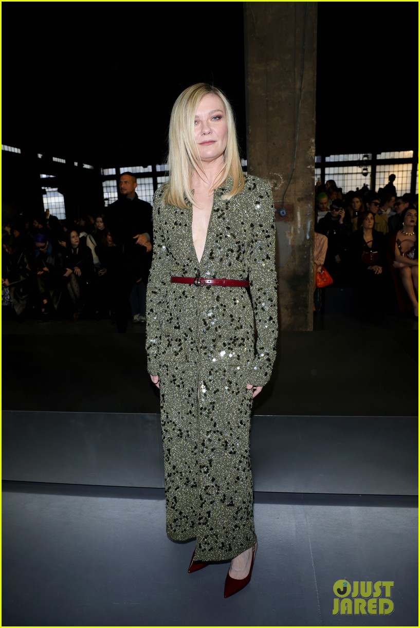 Salma Hayek Hangs Out with Solange Knowles, Mark Ronson, & More Stars ...