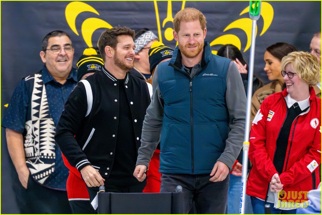 Photo: prince harry wheelchair curling at invictus games 42 | Photo ...