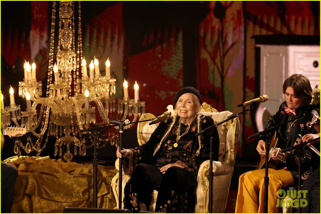 Joni Mitchell Makes Grammys Performance Debut, Wins Her 11th Grammy ...