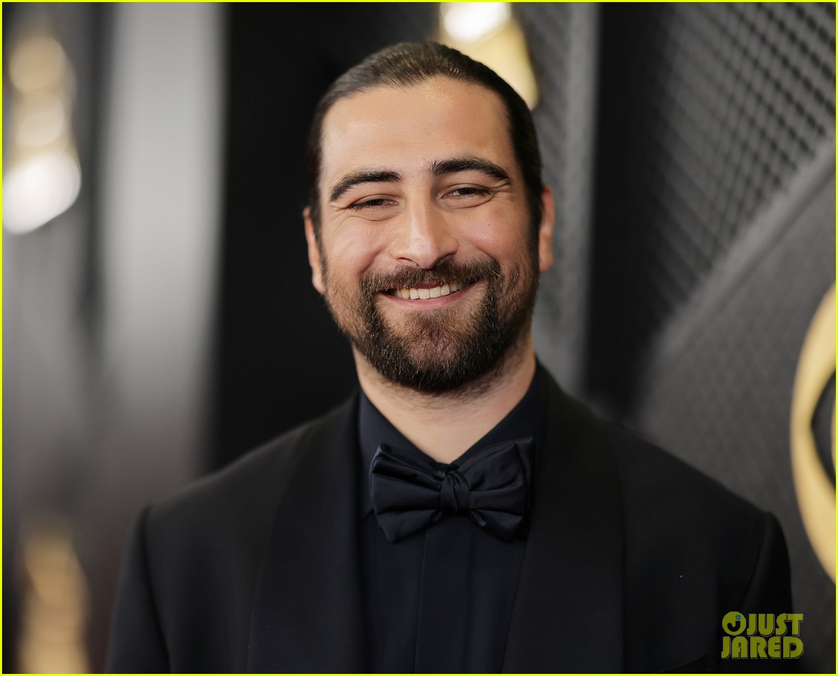 Noah Kahan Brings His Mom as His Date to Grammys 2024: Photo 5010235 ...