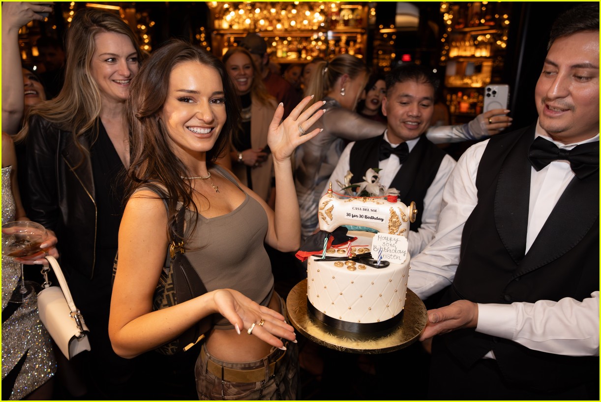 Kayla Nicole Hangs with 49ers WAGs Ahead of Super Bowl 2024: Photo ...