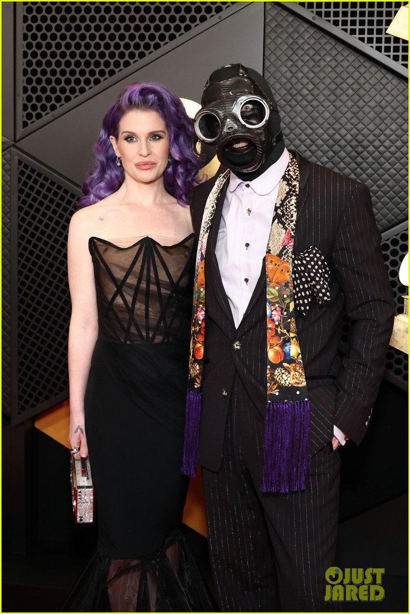 Kelly Osbourne & Partner Sid Wilson Make Their Red Carpet Debut at ...