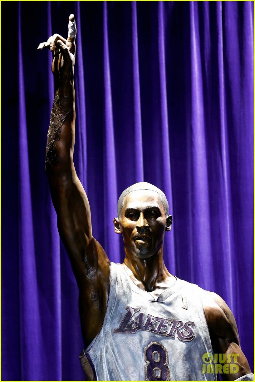 Kobe Bryant's Widow Vanessa Gives Emotional Speech at Statue Unveiling ...