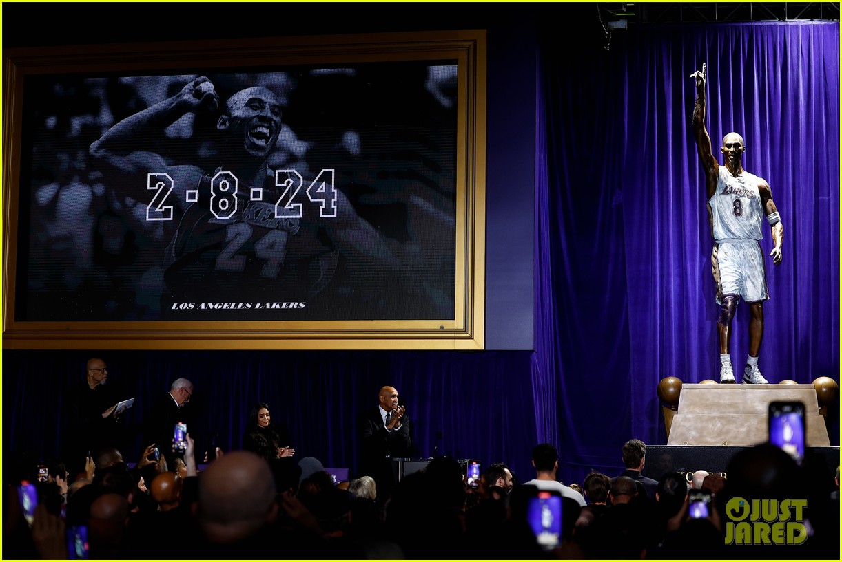 Kobe Bryant's Widow Vanessa Gives Emotional Speech at Statue Unveiling ...