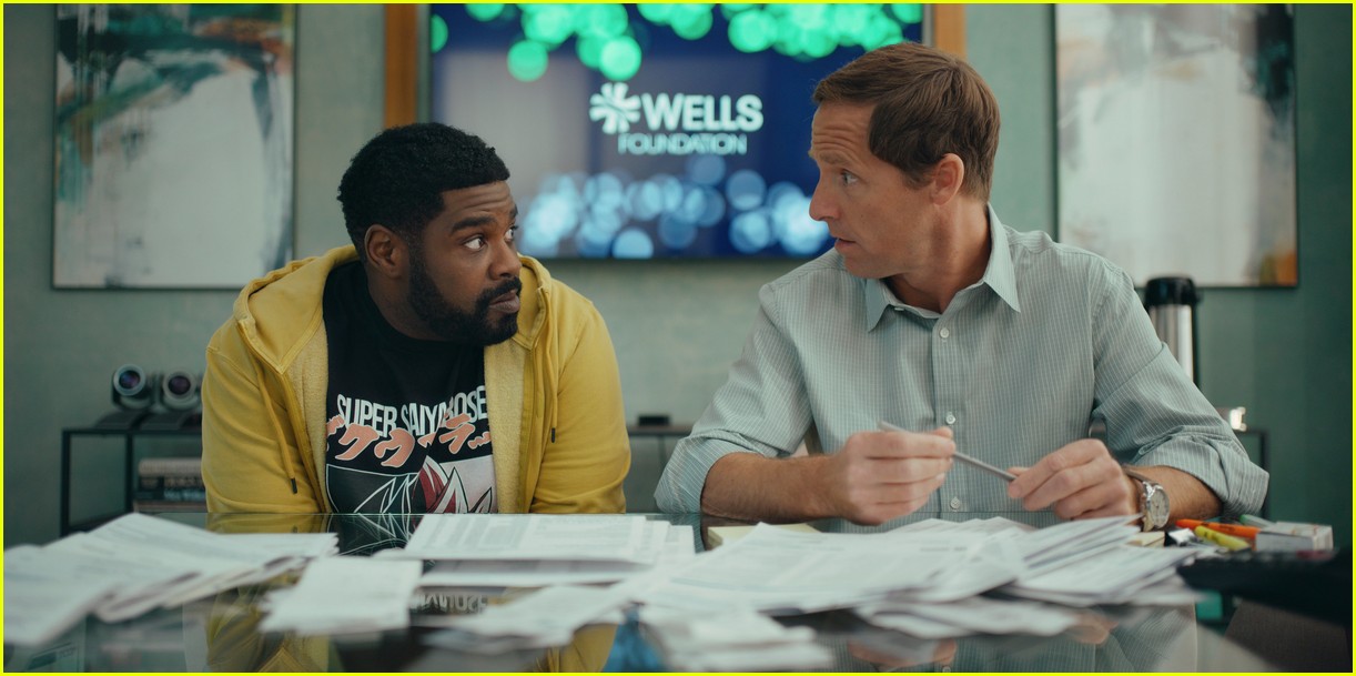 Apple TV+ Reveals 'Loot' Season 2 Premiere Date, Plus New Plot Details ...