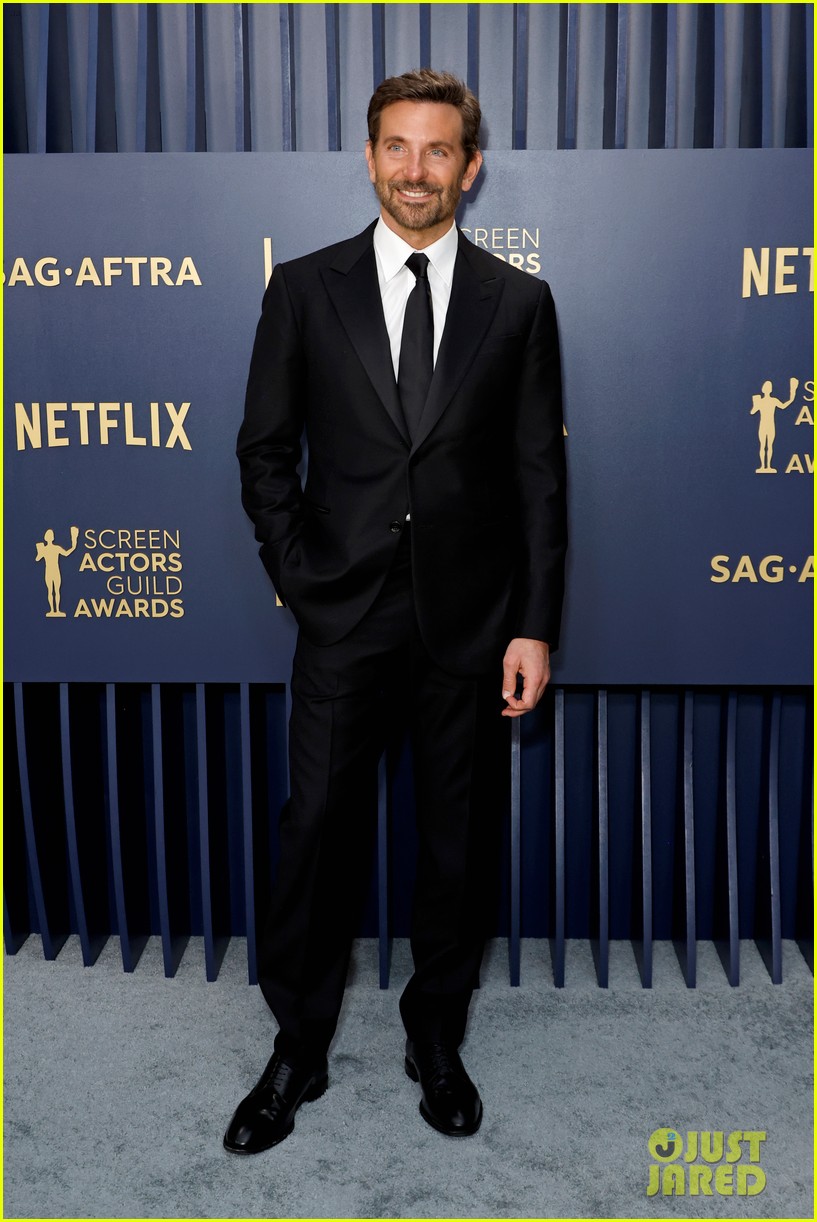 Bradley Cooper & Carey Mulligan Celebrate Their 'Maestro' Noms at SAG ...