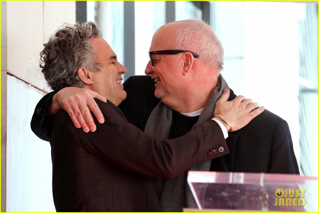 Mark Ruffalo & Jennifer Garner Recreate Iconic '13 Going on 30' Scene ...