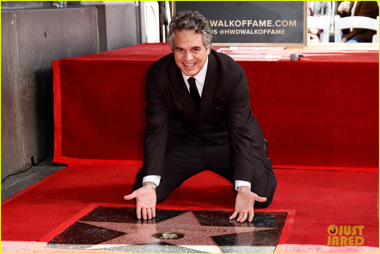 Mark Ruffalo & Jennifer Garner Recreate Iconic '13 Going on 30' Scene ...