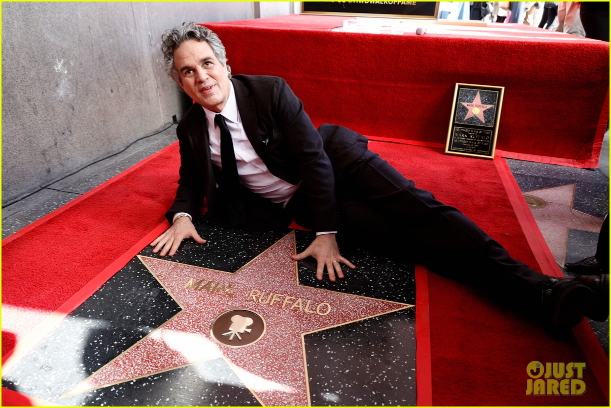 Mark Ruffalo & Jennifer Garner Recreate Iconic '13 Going on 30' Scene ...