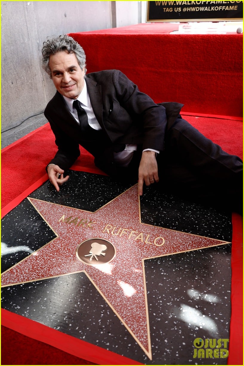 Mark Ruffalo & Jennifer Garner Recreate Iconic '13 Going on 30' Scene ...