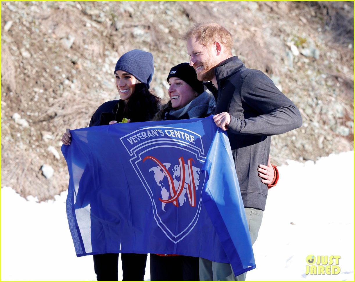 Meghan Markle & Prince Harry Spend a Second Day in the Snow During ...