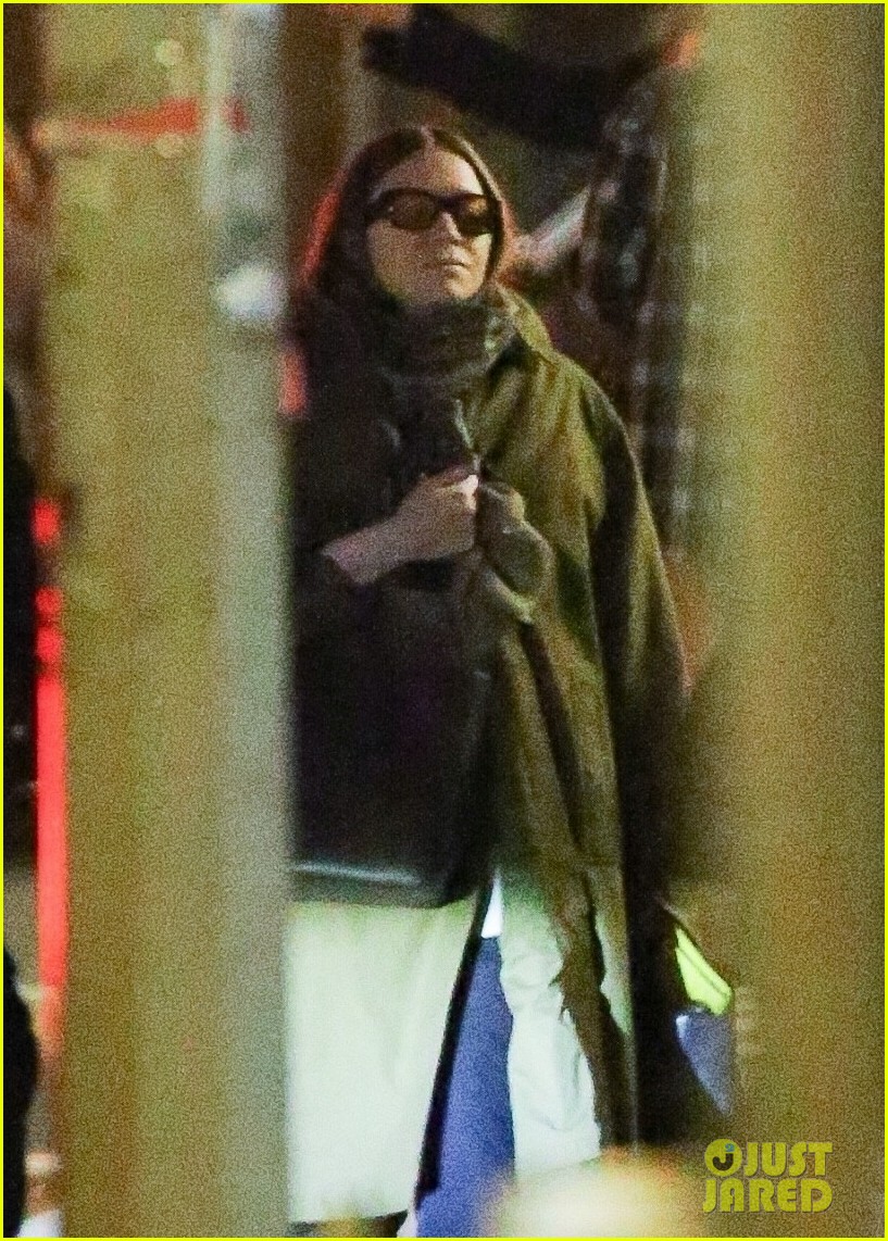 Mary-Kate & Ashley Olsen Enjoy Very Rare Night Out in NYC with Younger ...