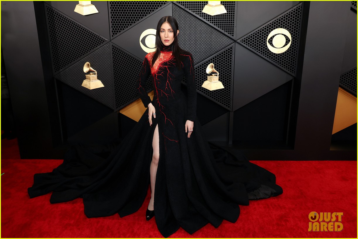 Caroline Polachek Wears Archival Olivier Theyskens on Grammys 2024 Red ...