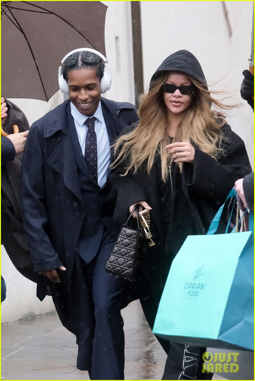 Photo: rihanna asap rocky rain venice 109 | Photo 5017291 | Just Jared ...
