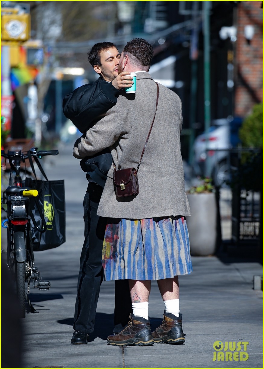 Sam Smith & Boyfriend Christian Cowan Share a Hug & Kiss Before Parting ...