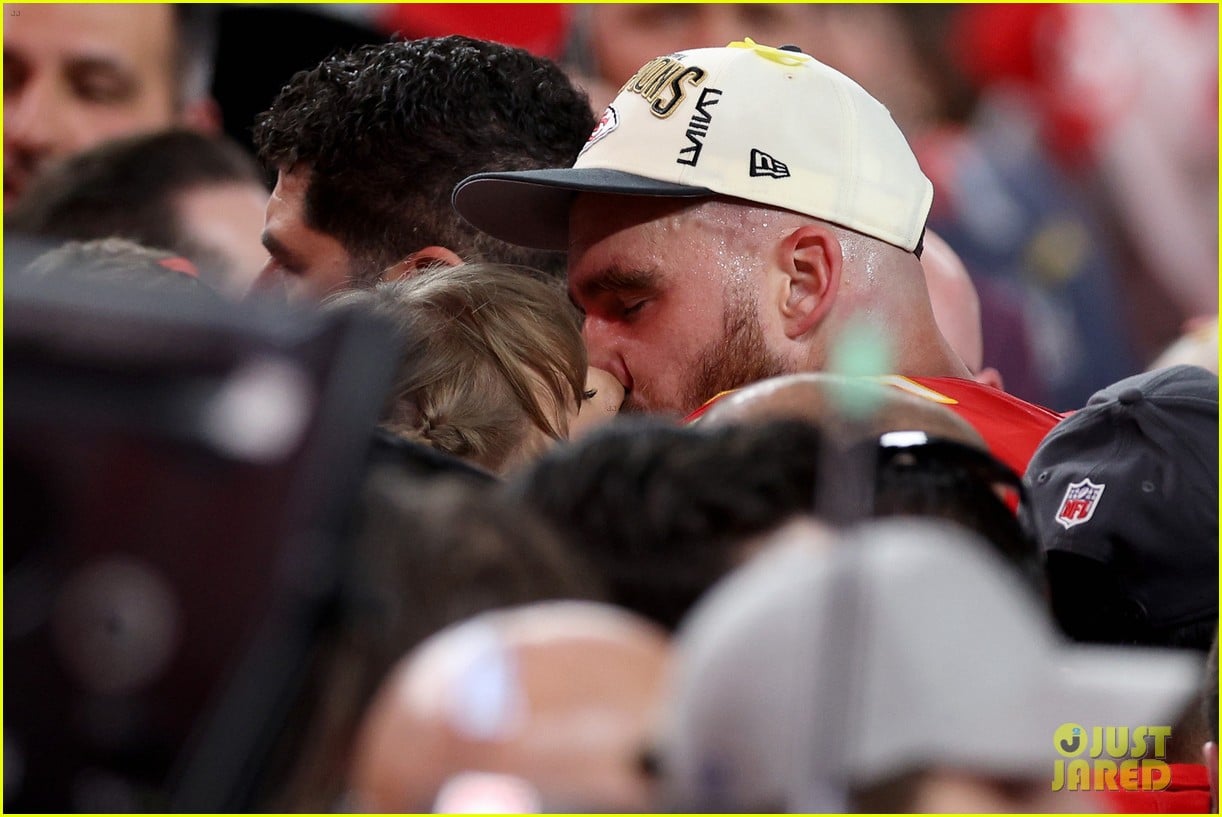 Taylor Swift & Travis Kelce Kiss After Super Bowl Win - Every Photo & Video!: Photo 5013325 ...